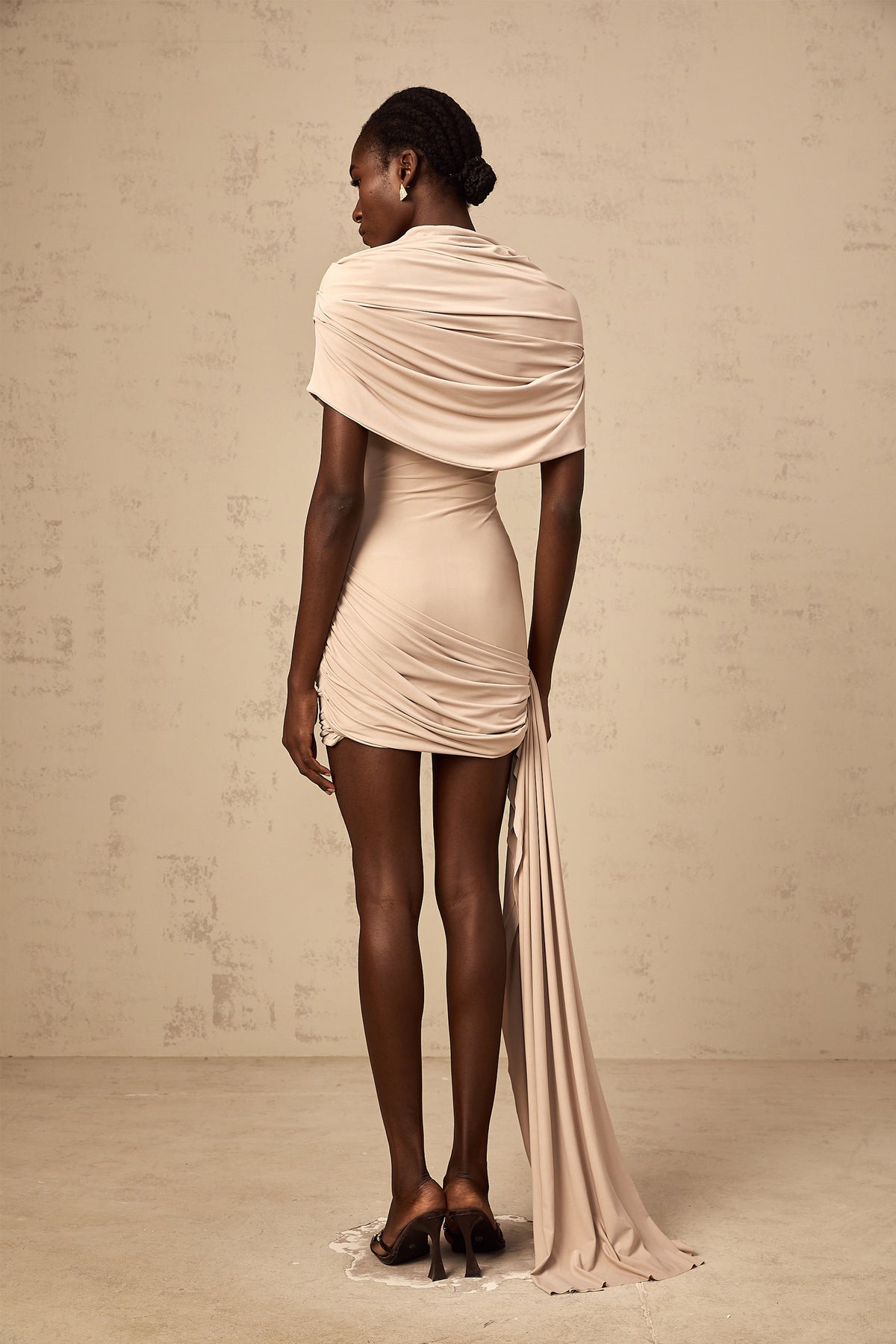 Gaëlle neutrals cape-design ruched fitted mini dress